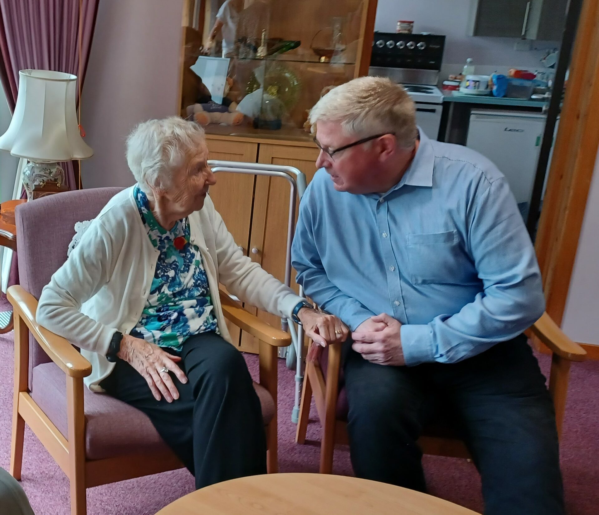 Martin Whitfield MSP visits Riverside House | Eildon Housing