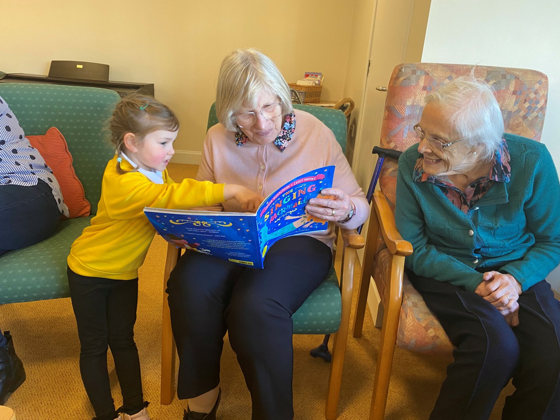 Jackanory time at Frank Scott Court | Eildon Housing